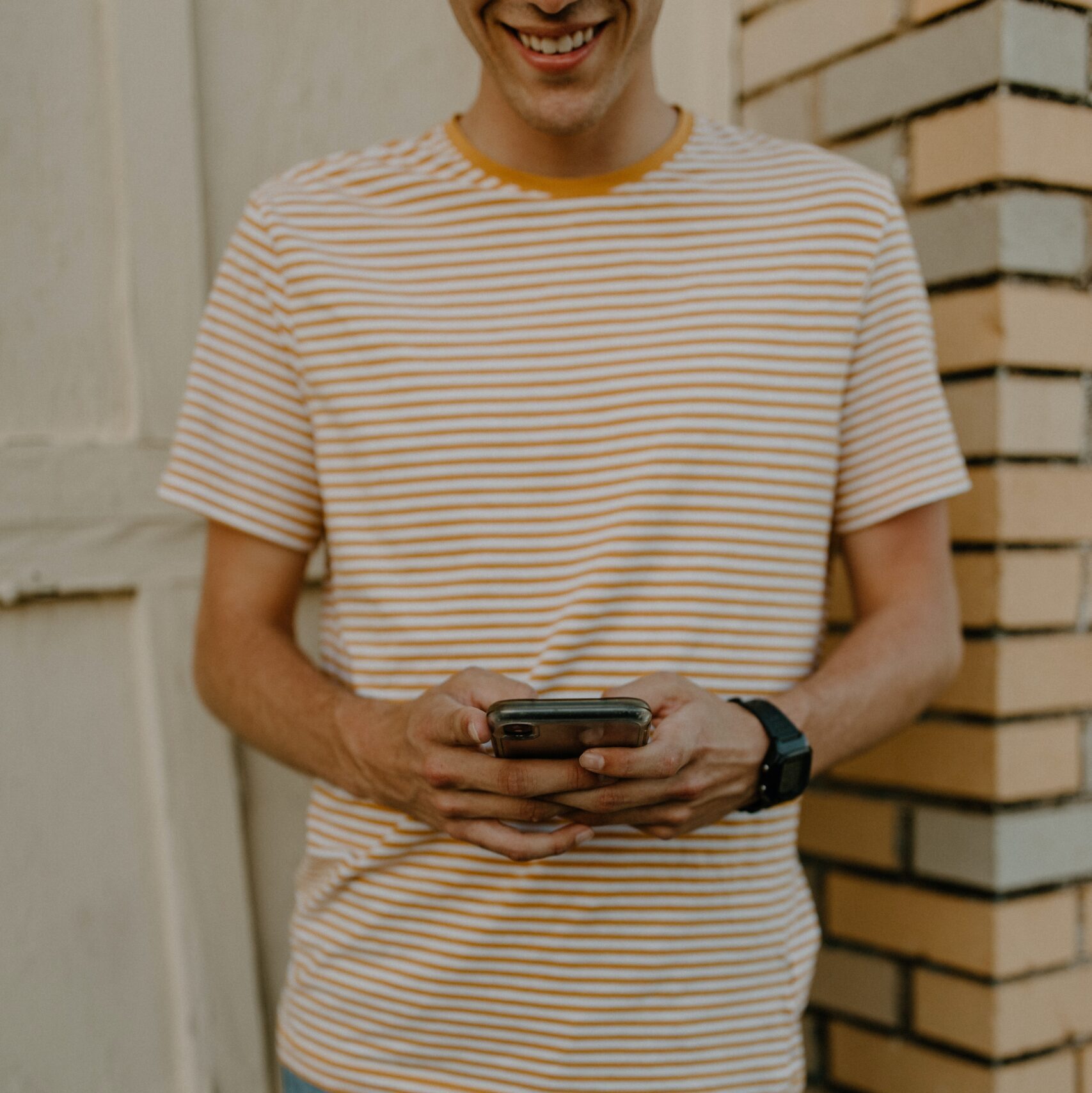 101 Funny Text Messages That will Make your Partner Laugh - Love Catalogue